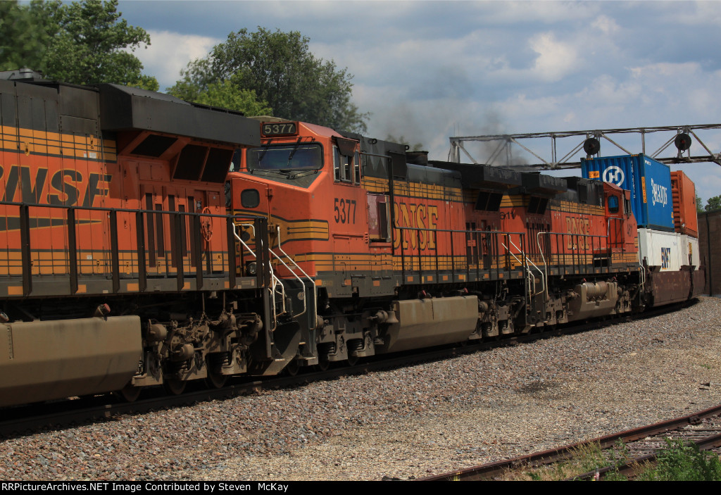 BNSF 5377